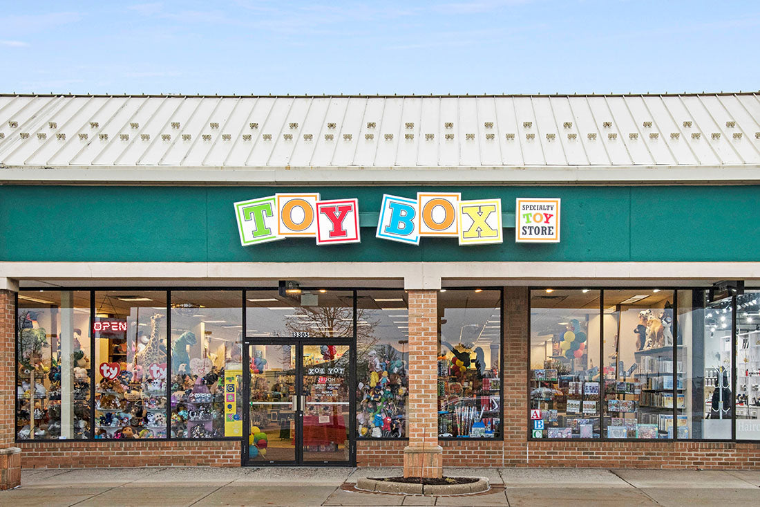 Balloons and Fun with Tootsee at the Toy Box - Toy Box Michigan