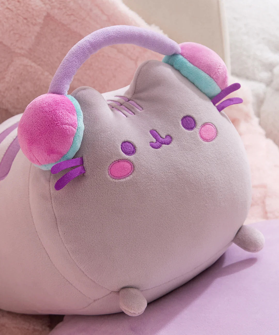 Gamer Squisheen Log Pusheen - Toy Box Michigan